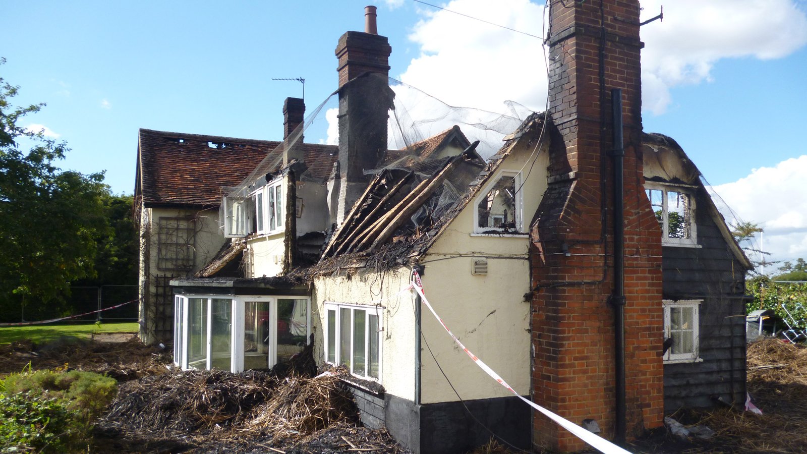 Sell Fire Damaged House: A Complete Guide to Selling a Fire-Affected ...